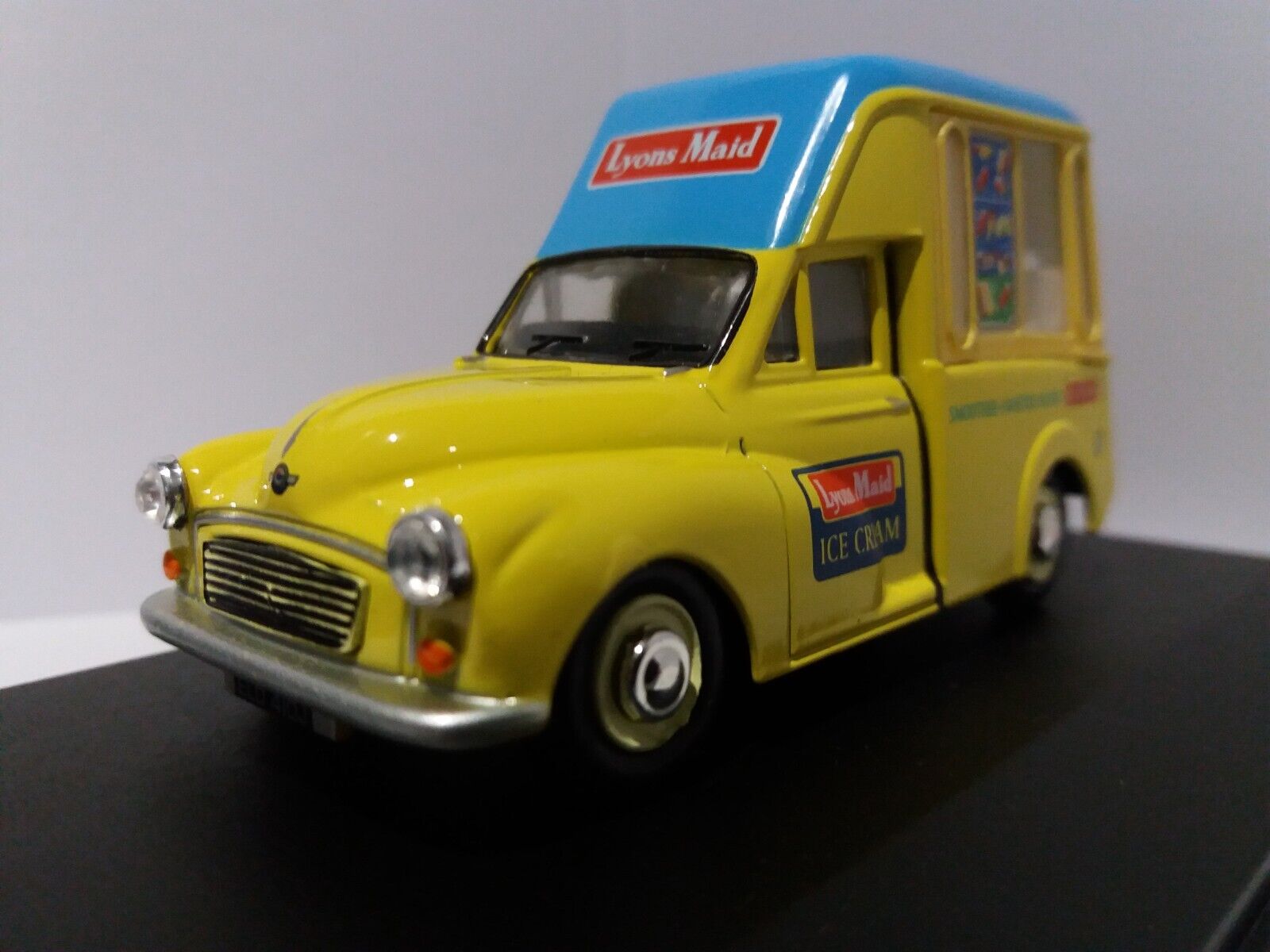 Oxford Diecast Morris Minor Lyons Maid Model MM035 1452 - Darlington ...
