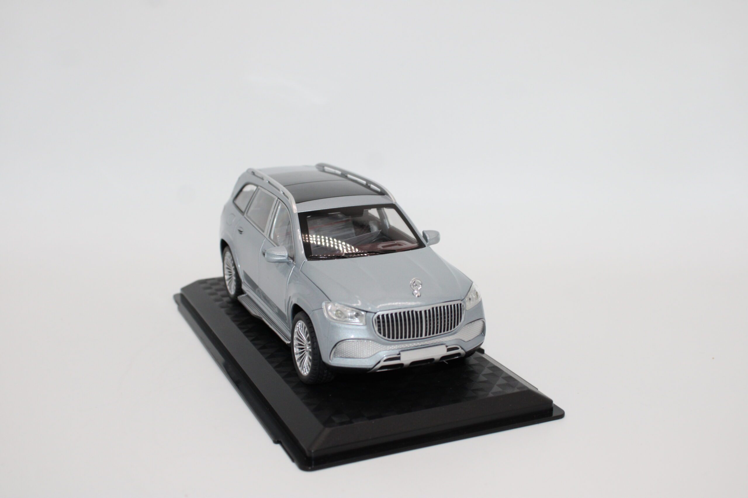 Mercedes Benz GLS 600 Silver - Darlington Diecast